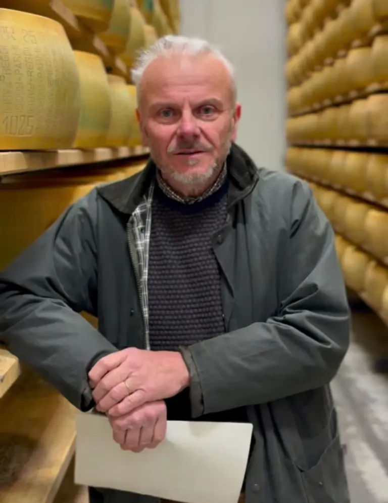 In un borgo di 30 abitanti producono un Parmigiano che attira ...